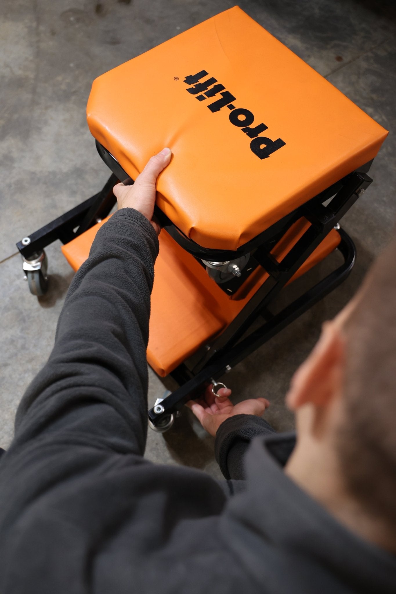 Black 40" Foldable Z Creeper (450 pounds) – Pro-Lift